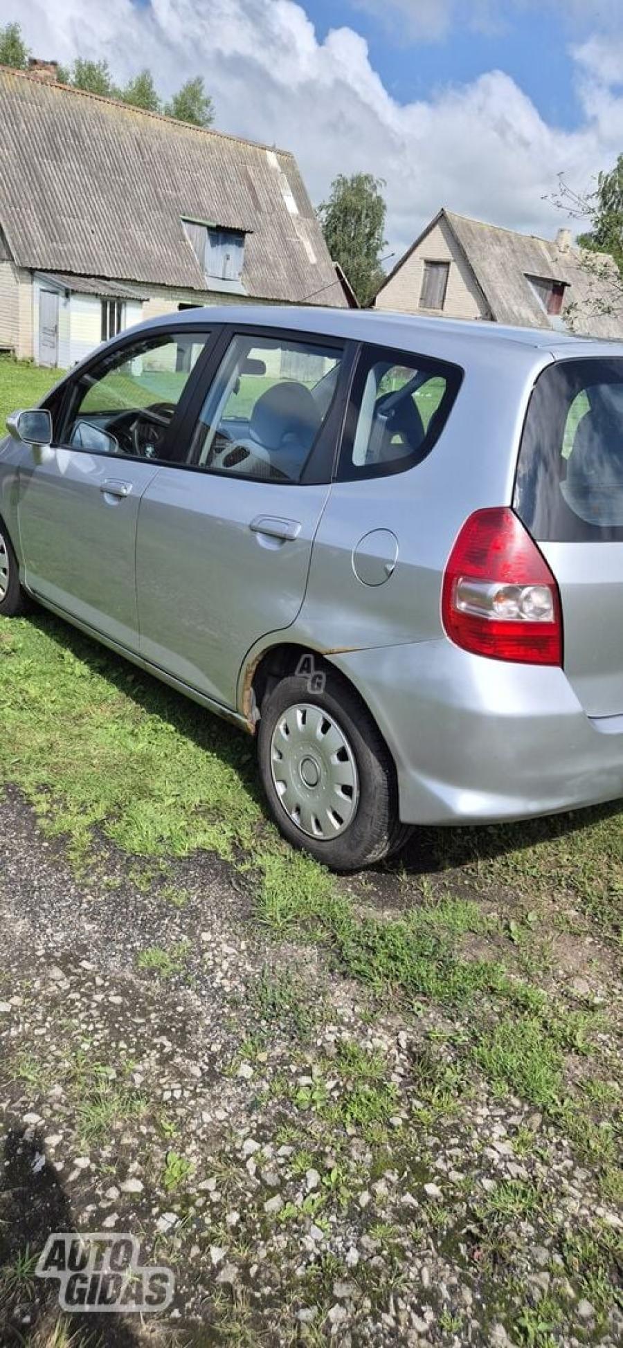 Honda Jazz 2006 in Radviliskis, with an engine capacity of 1.30 L and mileage of 250 thousand km for 1000 €, photo 5 on AUTOMOTO.COM.LV