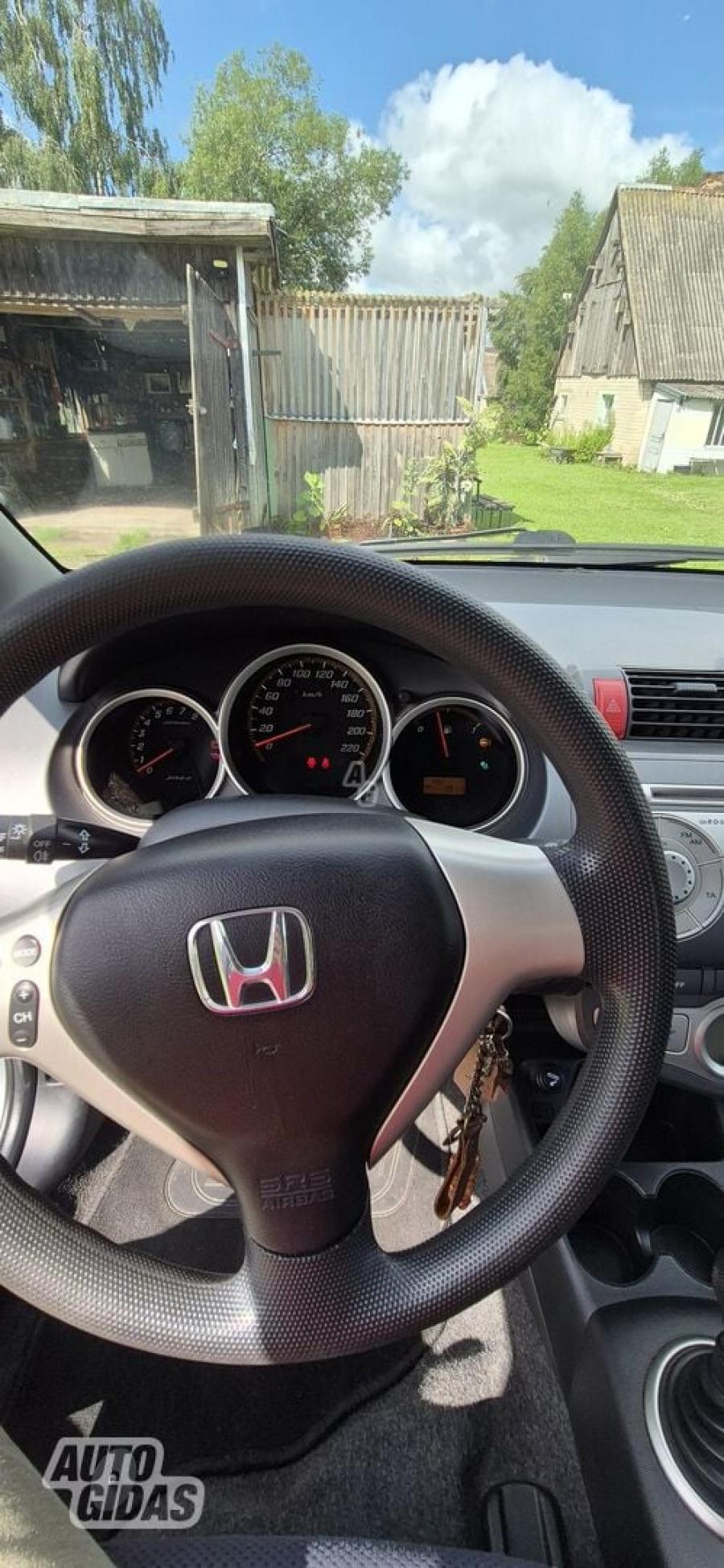 Honda Jazz 2006 in Radviliskis, with an engine capacity of 1.30 L and mileage of 250 thousand km for 1000 €, photo 9 on AUTOMOTO.COM.LV