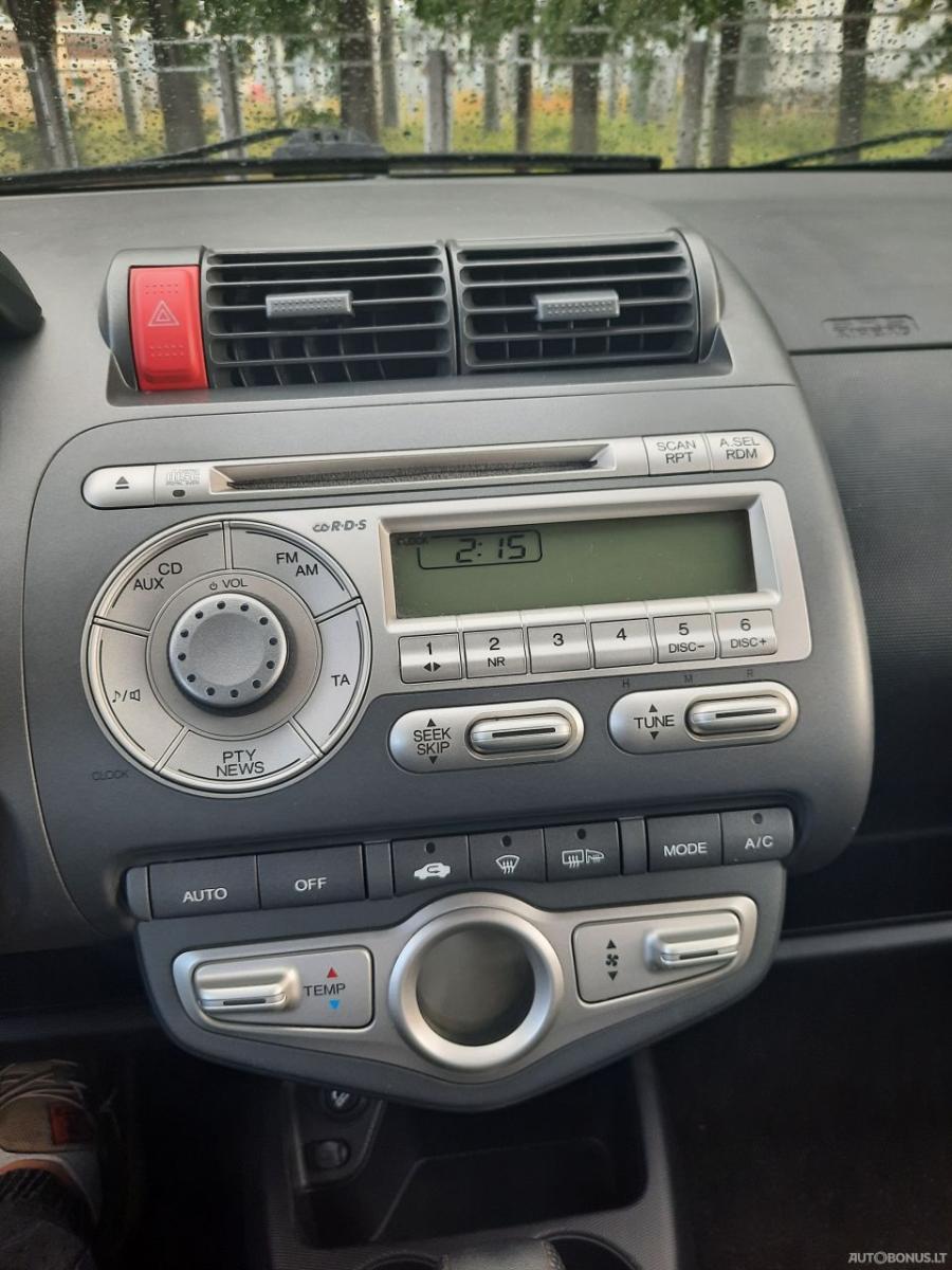 Honda Jazz 2006 Viļņa, ar dzinēja tilpumu 1.35 L un nobraukumu 156 tūkst. km par 2200 €, foto 1 vietnē AUTOMOTO.COM.LV