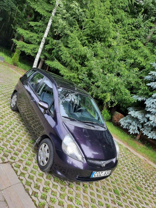 Honda Jazz 2007 in Vilnius, with an engine capacity of 1.39 L and mileage of 215 thousand km for 2450 €, photo 4 on AUTOMOTO.COM.LV