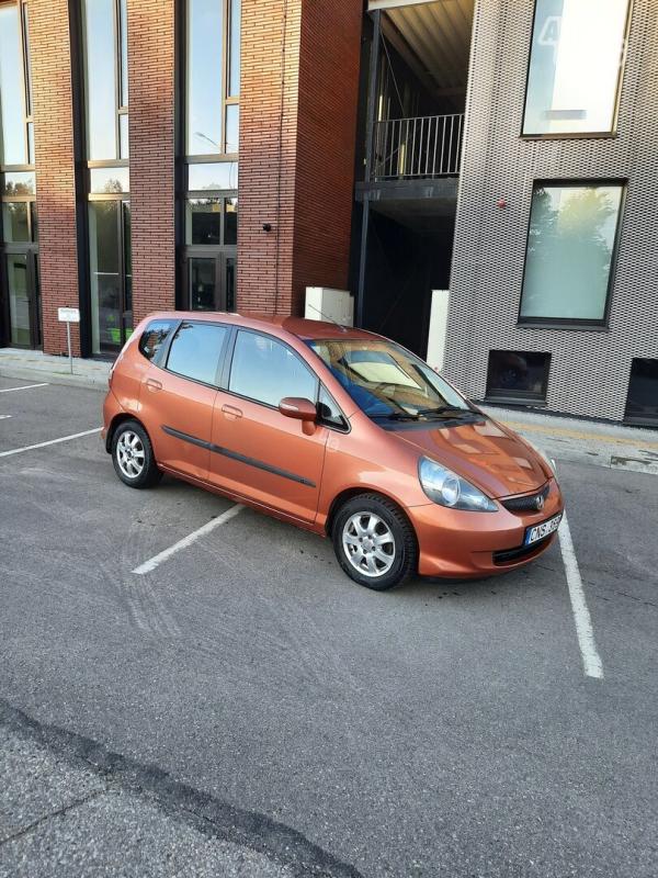 Honda Jazz 2007 in Vilnius, with an engine capacity of 1.30 L and mileage of 289 thousand km for 2400 €, photo 5 on AUTOMOTO.COM.LV