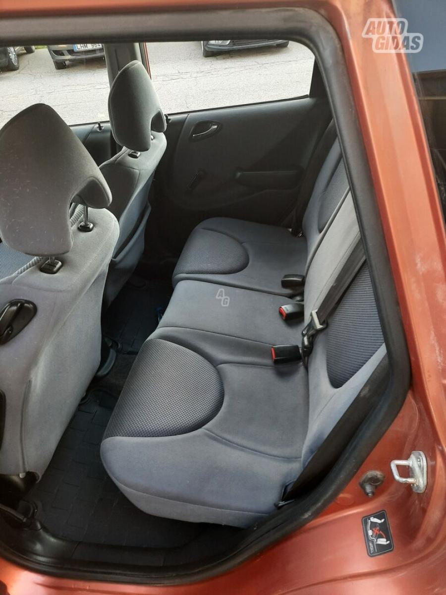 Honda Jazz 2007 in Vilnius, with an engine capacity of 1.30 L and mileage of 289 thousand km for 2400 €, photo 12 on AUTOMOTO.COM.LV