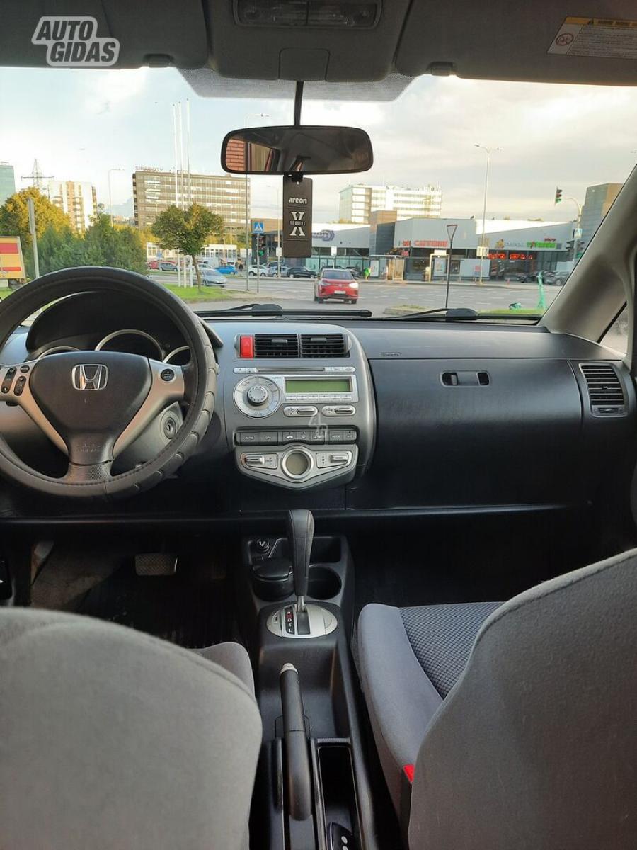 Honda Jazz 2007 in Vilnius, with an engine capacity of 1.30 L and mileage of 289 thousand km for 2400 €, photo 14 on AUTOMOTO.COM.LV