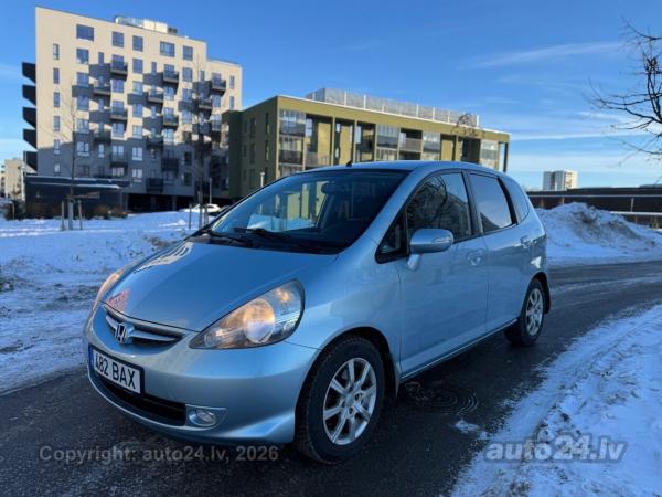 Honda Jazz 2008 in Tallinn, with an engine capacity of 1.30 L and mileage of 214 thousand km for 2500 €, photo 3 on AUTOMOTO.COM.LV