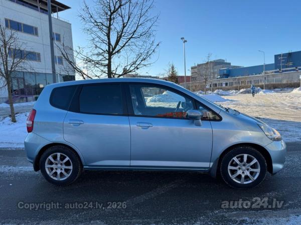 Honda Jazz 2008 in Tallinn, with an engine capacity of 1.30 L and mileage of 214 thousand km for 2500 €, photo 4 on AUTOMOTO.COM.LV