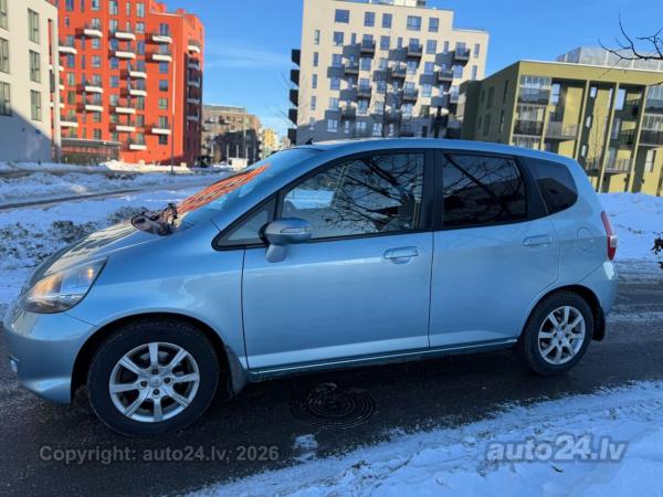 Honda Jazz 2008 in Tallinn, with an engine capacity of 1.30 L and mileage of 214 thousand km for 2500 €, photo 8 on AUTOMOTO.COM.LV