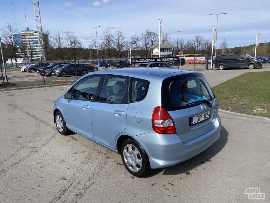 Honda Jazz 2008 in Vilnius, with an engine capacity of 1.30 L and mileage of 150 thousand km for 990 €, photo 3 on AUTOMOTO.COM.LV