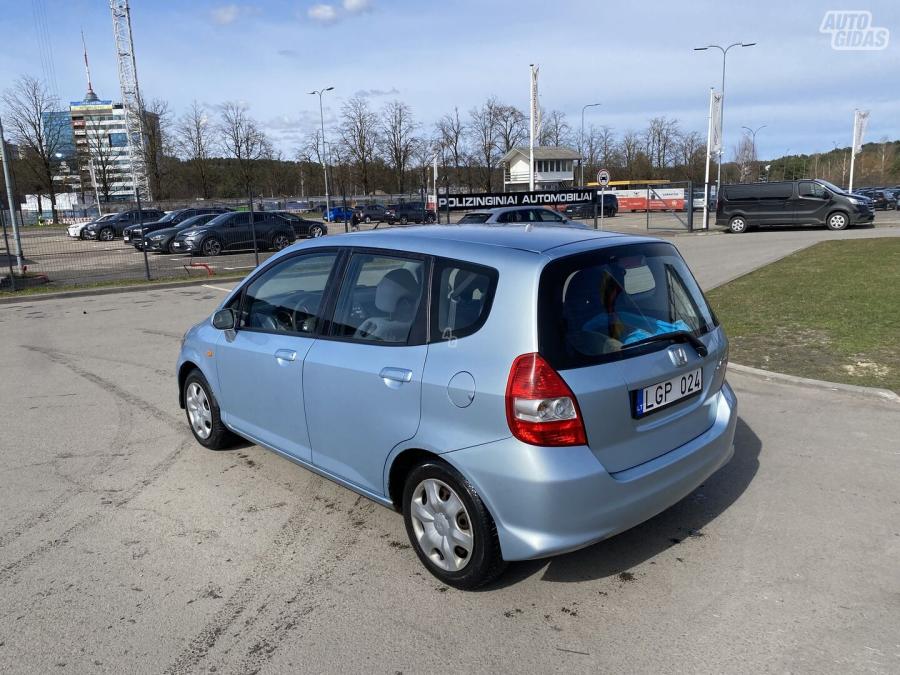 Honda Jazz 2008 Viļņa, ar dzinēja tilpumu 1.30 L un nobraukumu 150 tūkst. km par 990 €, foto 3 vietnē AUTOMOTO.COM.LV