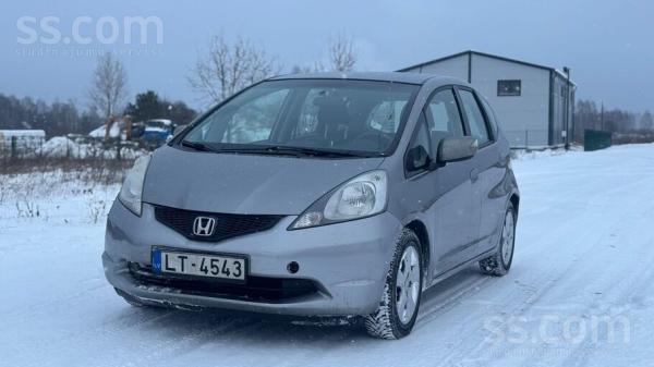 Honda Jazz 2009 Rīga, ar dzinēja tilpumu 1.40 L un nobraukumu 105 tūkst. km par 2400 €, foto 1 vietnē AUTOMOTO.COM.LV