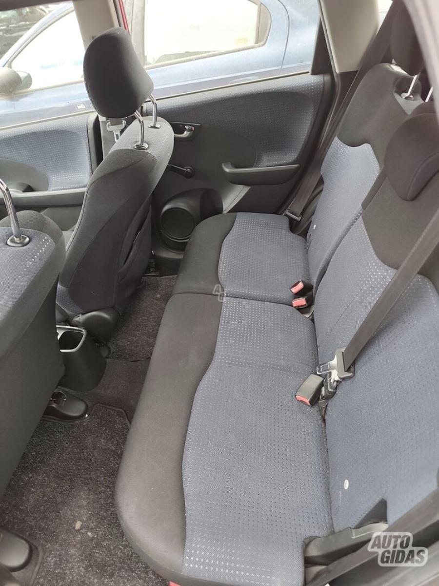 Honda Jazz 2009 Viļņa, ar dzinēja tilpumu 1.30 L un nobraukumu 174 tūkst. km par 2700 €, foto 9 vietnē AUTOMOTO.COM.LV