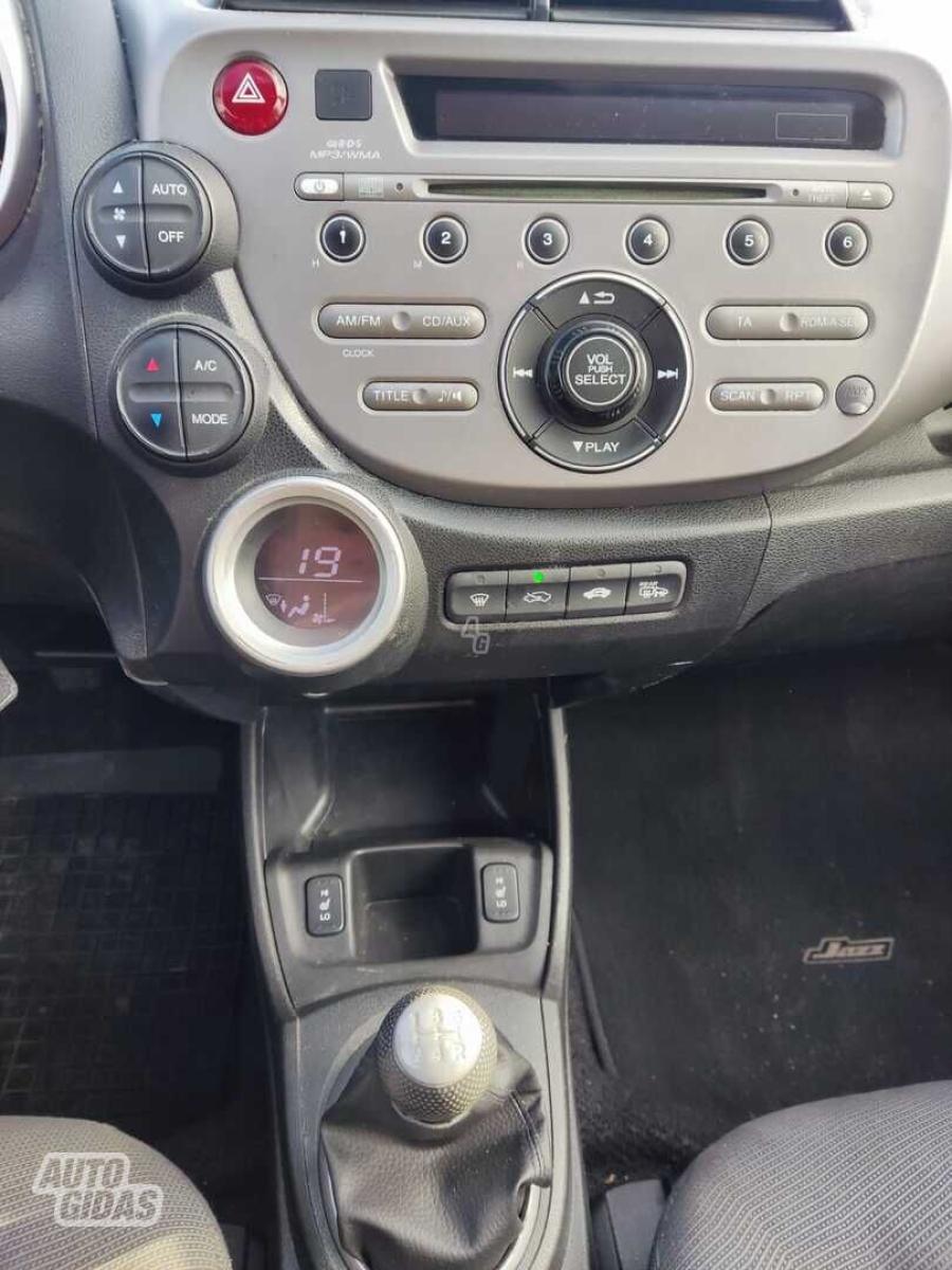 Honda Jazz 2009 in Vilnius, with an engine capacity of 1.30 L and mileage of 263 thousand km for 1900 €, photo 15 on AUTOMOTO.COM.LV