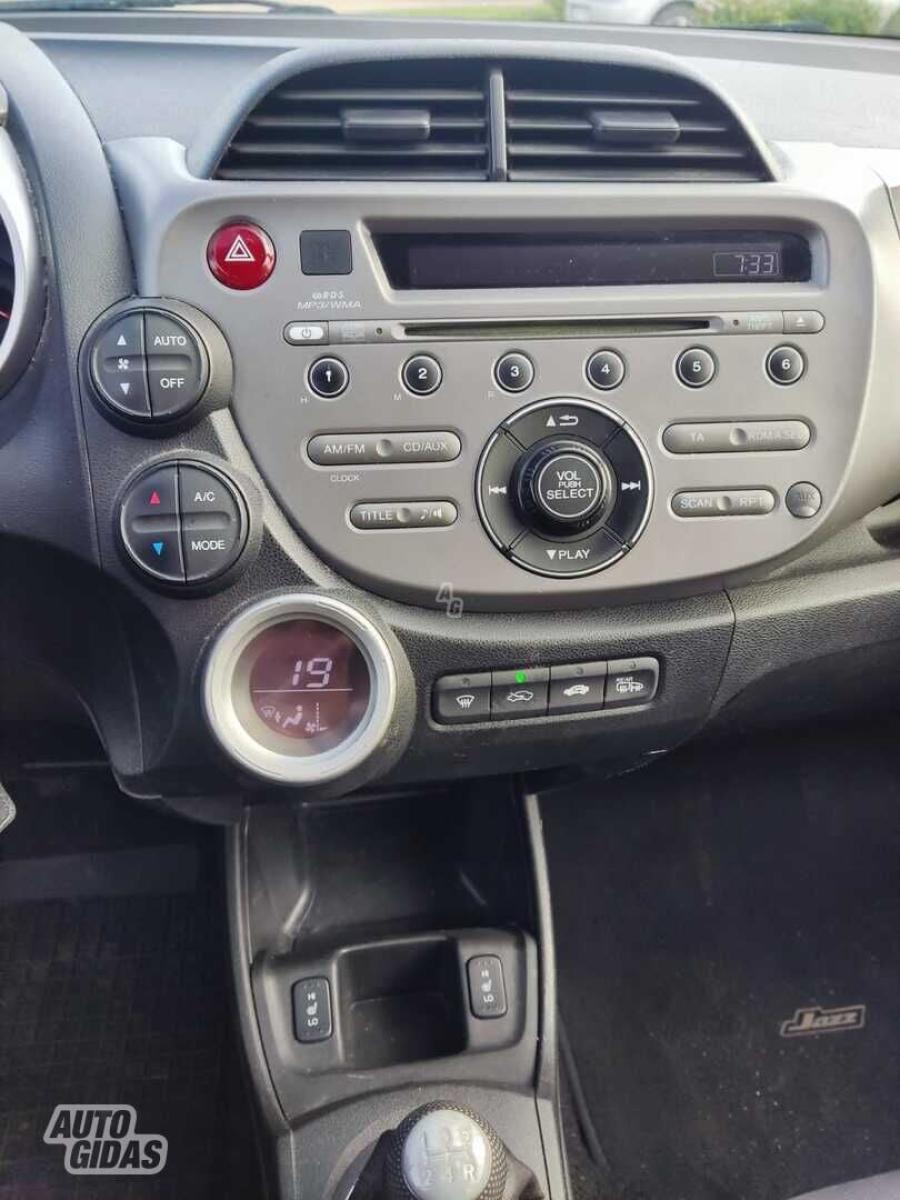 Honda Jazz 2009 in Vilnius, with an engine capacity of 1.30 L and mileage of 263 thousand km for 1900 €, photo 16 on AUTOMOTO.COM.LV