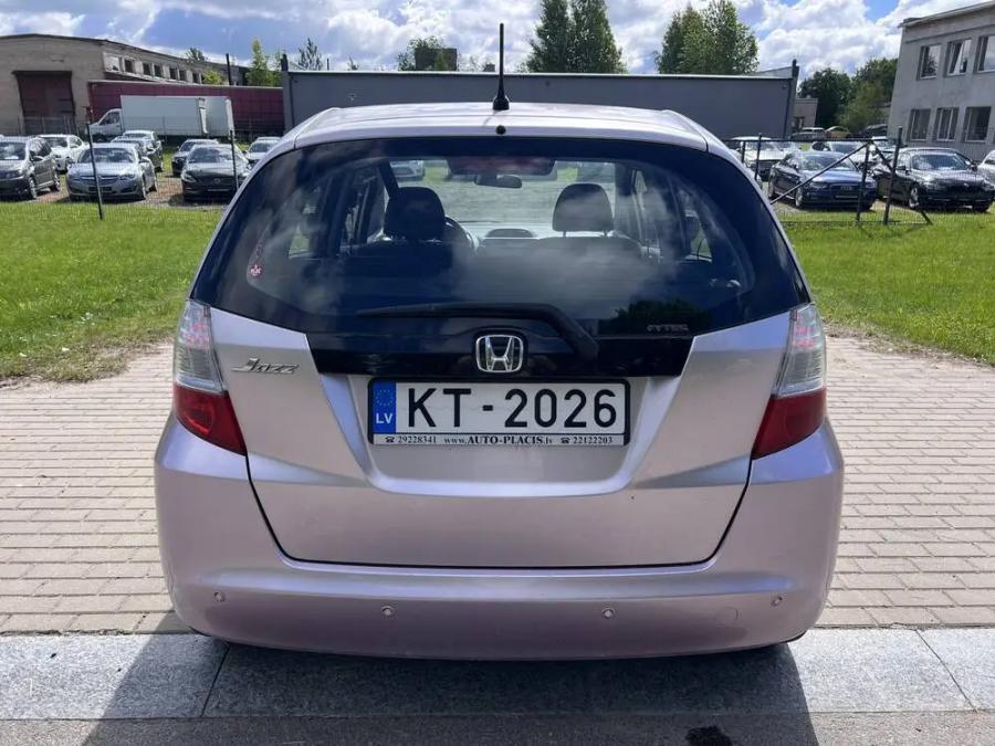 Honda Jazz 2010 Rīga, ar dzinēja tilpumu 1.40 L un nobraukumu 123 tūkst. km par 1700 €, foto 6 vietnē AUTOMOTO.COM.LV