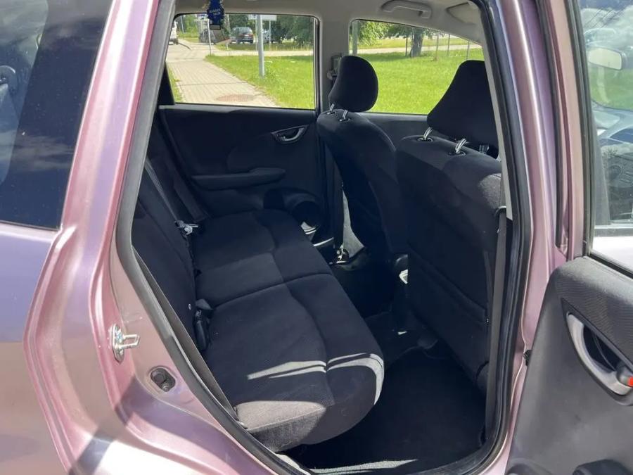 Honda Jazz 2010 Rīga, ar dzinēja tilpumu 1.40 L un nobraukumu 123 tūkst. km par 1700 €, foto 12 vietnē AUTOMOTO.COM.LV