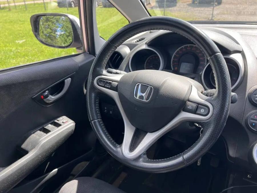 Honda Jazz 2010 Rīga, ar dzinēja tilpumu 1.40 L un nobraukumu 123 tūkst. km par 1700 €, foto 14 vietnē AUTOMOTO.COM.LV