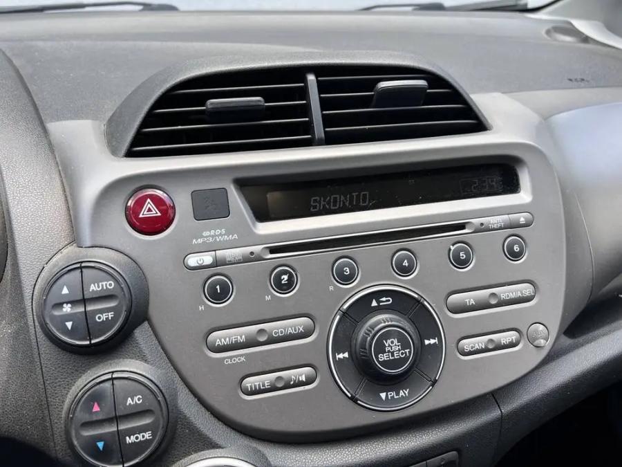 Honda Jazz 2010 Rīga, ar dzinēja tilpumu 1.40 L un nobraukumu 123 tūkst. km par 1700 €, foto 15 vietnē AUTOMOTO.COM.LV