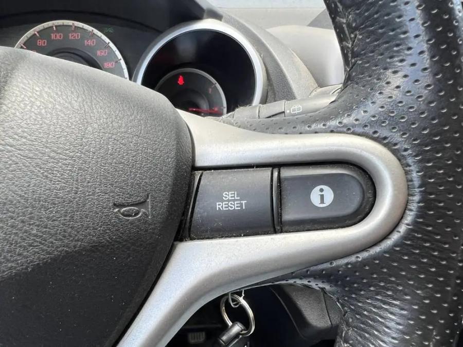 Honda Jazz 2010 Rīga, ar dzinēja tilpumu 1.40 L un nobraukumu 123 tūkst. km par 1700 €, foto 18 vietnē AUTOMOTO.COM.LV