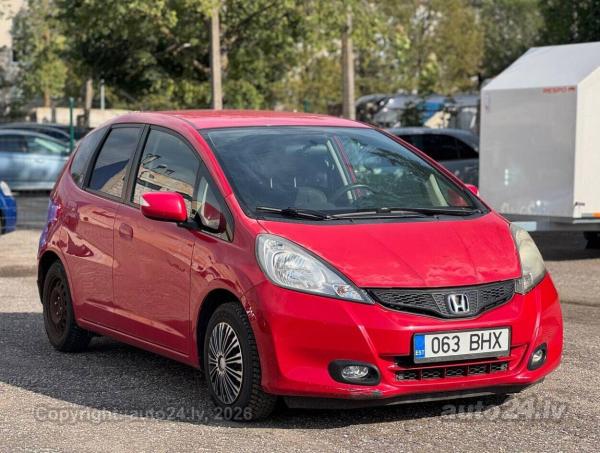 Honda Jazz 2012 in Narva, with an engine capacity of 1.30 L and mileage of 210 thousand km for 1400 €, photo 3 on AUTOMOTO.COM.LV
