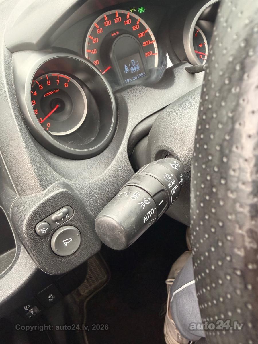 Honda Jazz 2012 in Tallinn, with an engine capacity of 1.30 L and mileage of 24 thousand km for 4000 €, photo 3 on AUTOMOTO.COM.LV