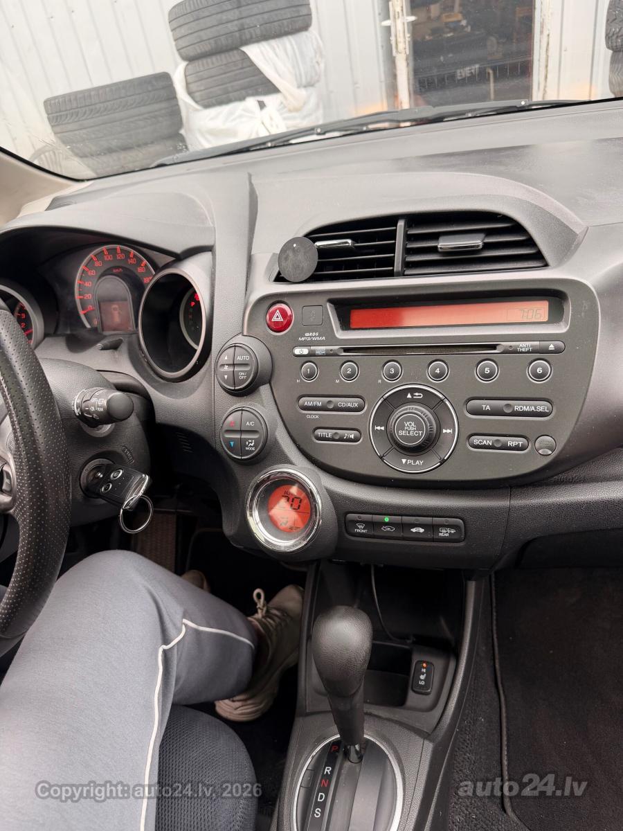 Honda Jazz 2012 in Tallinn, with an engine capacity of 1.30 L and mileage of 24 thousand km for 4000 €, photo 5 on AUTOMOTO.COM.LV