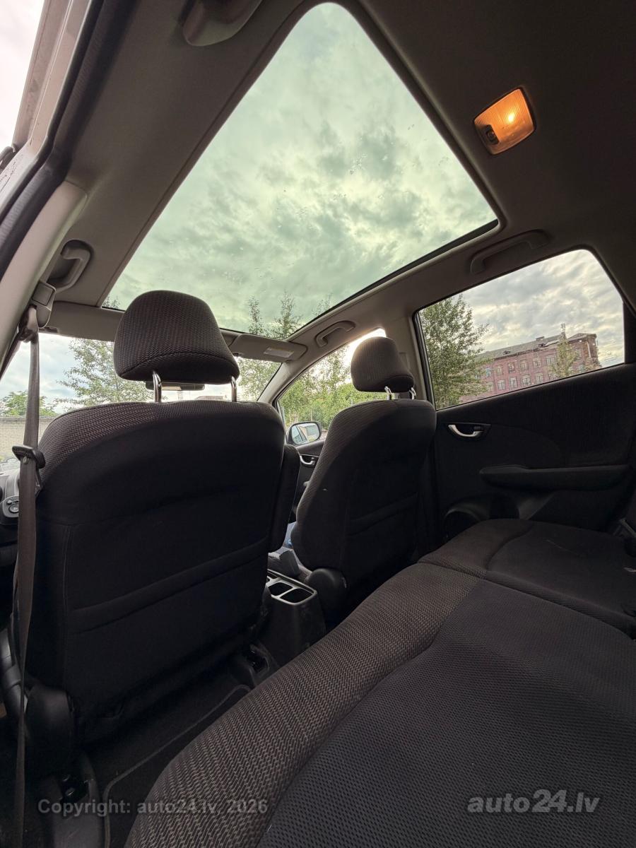 Honda Jazz 2012 in Tallinn, with an engine capacity of 1.30 L and mileage of 24 thousand km for 4000 €, photo 6 on AUTOMOTO.COM.LV