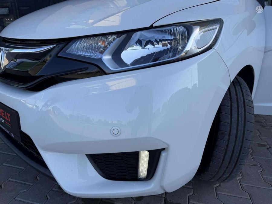 Honda Jazz 2016 in Vilnius, with an engine capacity of 1.32 L and mileage of 180 thousand km for 10999 €, photo 8 on AUTOMOTO.COM.LV