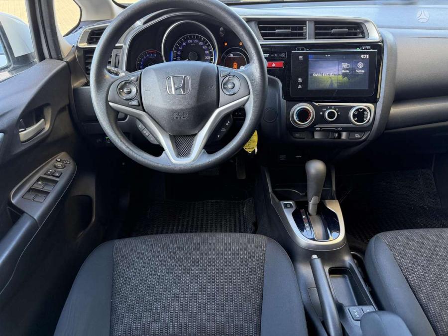 Honda Jazz 2016 in Vilnius, with an engine capacity of 1.32 L and mileage of 180 thousand km for 10999 €, photo 11 on AUTOMOTO.COM.LV
