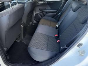 Honda Jazz 2016 in Vilnius, with an engine capacity of 1.32 L and mileage of 180 thousand km for 10999 €, photo 13 on AUTOMOTO.COM.LV