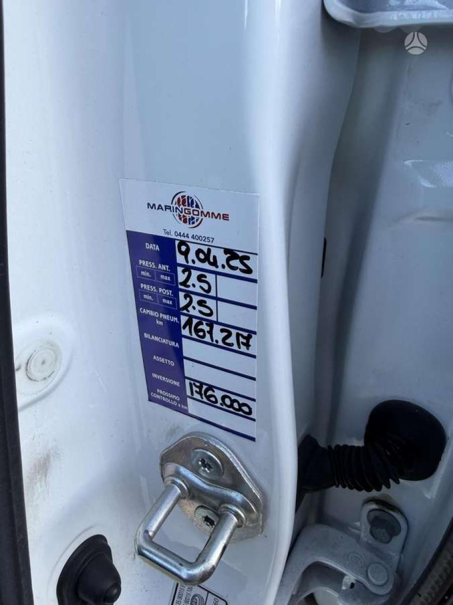 Honda Jazz 2016 in Vilnius, with an engine capacity of 1.32 L and mileage of 180 thousand km for 10999 €, photo 14 on AUTOMOTO.COM.LV