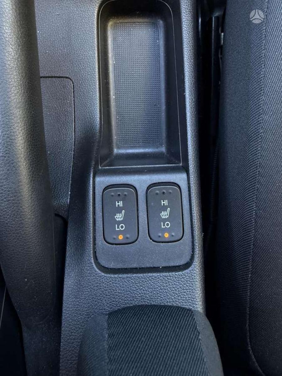 Honda Jazz 2016 in Vilnius, with an engine capacity of 1.32 L and mileage of 180 thousand km for 10999 €, photo 19 on AUTOMOTO.COM.LV