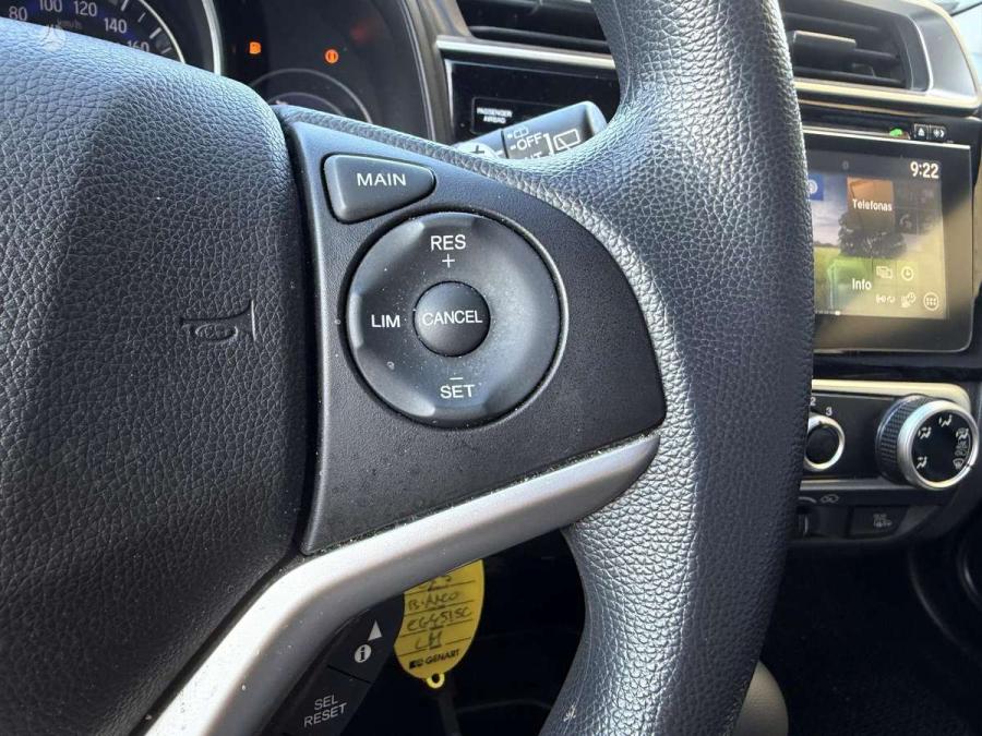 Honda Jazz 2016 in Vilnius, with an engine capacity of 1.32 L and mileage of 180 thousand km for 10999 €, photo 22 on AUTOMOTO.COM.LV