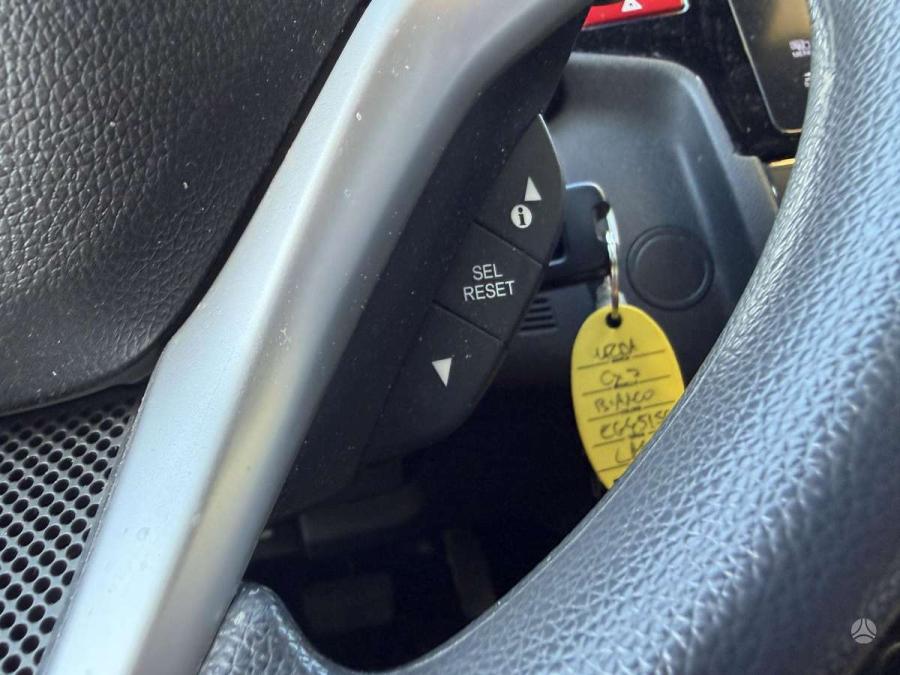 Honda Jazz 2016 in Vilnius, with an engine capacity of 1.32 L and mileage of 180 thousand km for 10999 €, photo 23 on AUTOMOTO.COM.LV