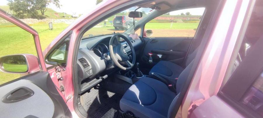 Honda Jazz 2002 in Kaunas, with an engine capacity of 1.34 L and mileage of 223 thousand km for 1990 €, photo 9 on AUTOMOTO.COM.LV