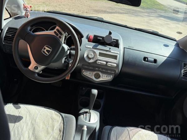 Orange Honda Jazz 2007 in Liepaja, with an engine capacity of 1.30 L and mileage of 143 thousand km for 1100 €, photo 6 on AUTOMOTO.COM.LV