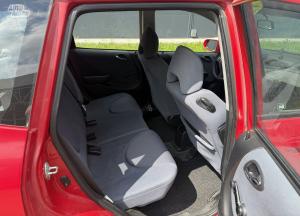 Red Honda Jazz 2005 in Vilnius, with an engine capacity of 1.30 L and mileage of 165 thousand km for 1350 €, photo 12 on AUTOMOTO.COM.LV