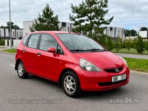 Sarkans Honda Jazz 2003 Tartu, ar dzinēja tilpumu 1.30 L un nobraukumu 98 tūkst. km par 999 €, foto  vietnē AUTOMOTO.COM.LV