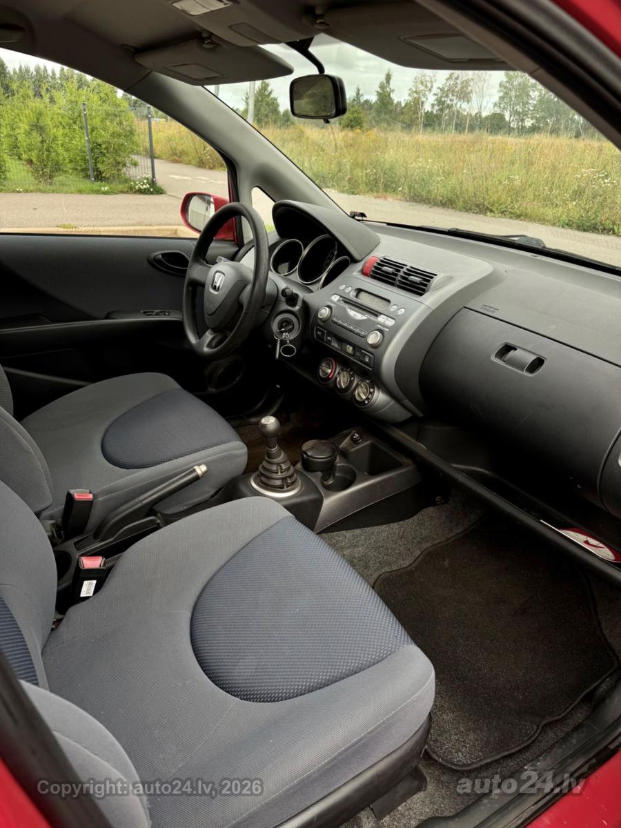 Sarkans Honda Jazz 2003 Tartu, ar dzinēja tilpumu 1.30 L un nobraukumu 98 tūkst. km par 999 €, foto 9 vietnē AUTOMOTO.COM.LV