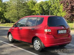Sarkans Honda Jazz 2004 Rīga, ar dzinēja tilpumu 1.40 L un nobraukumu 231 tūkst. km par 700 €, foto 4 vietnē AUTOMOTO.COM.LV