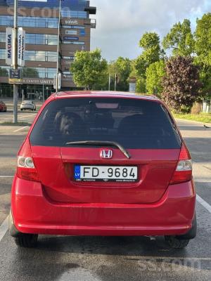 Sarkans Honda Jazz 2004 Rīga, ar dzinēja tilpumu 1.40 L un nobraukumu 231 tūkst. km par 700 €, foto 5 vietnē AUTOMOTO.COM.LV