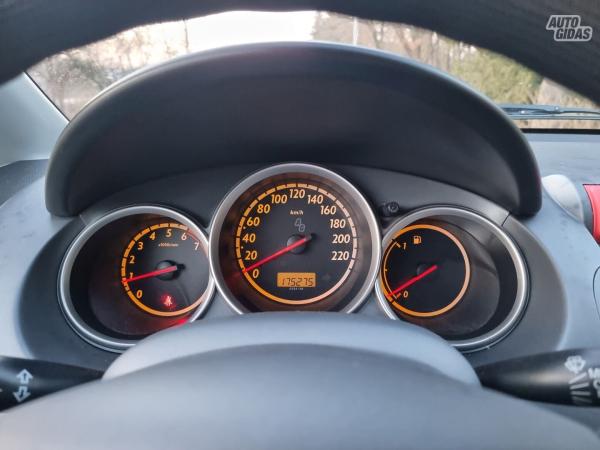 Red Honda Jazz 2004 in Kaunas, with an engine capacity of 1.20 L and mileage of 175 thousand km for 1900 €, photo 6 on AUTOMOTO.COM.LV