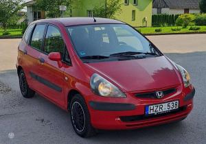 Sarkans Honda Jazz 2004 Kauņa, ar dzinēja tilpumu 1.34 L un nobraukumu 203 tūkst. km par 1000 €, foto  vietnē AUTOMOTO.COM.LV