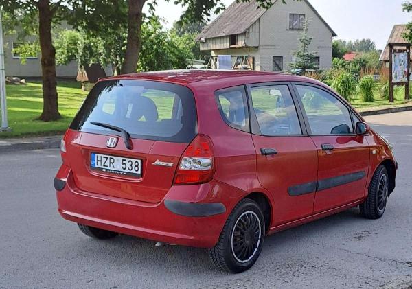 Sarkans Honda Jazz 2004 Kauņa, ar dzinēja tilpumu 1.34 L un nobraukumu 203 tūkst. km par 1000 €, foto 3 vietnē AUTOMOTO.COM.LV