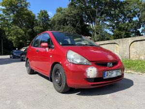 Red Honda Jazz 2004 in Vilnius, with an engine capacity of 1.34 L and mileage of 129 thousand km for 550 €, photo 4 on AUTOMOTO.COM.LV