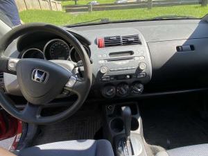 Red Honda Jazz 2004 in Vilnius, with an engine capacity of 1.34 L and mileage of 129 thousand km for 550 €, photo 15 on AUTOMOTO.COM.LV