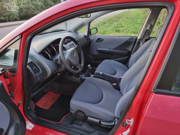 Хонда Джаз 2004 в Каунас на AUTOMOTO.COM.LV Красный Хонда Джаз 2004 в Каунас, объемом двигателя 1.20 л и пробегом 176 тыс. км за 1900 €, фото 9 на AUTOMOTO.COM.LV