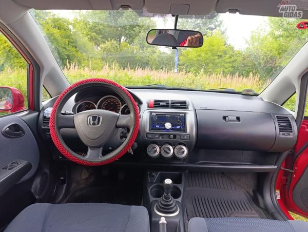 Sarkans Honda Jazz 2005 Radviliškis, ar dzinēja tilpumu 1.20 L un nobraukumu 227 tūkst. km par 850 €, foto 7 vietnē AUTOMOTO.COM.LV