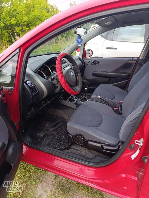 Sarkans Honda Jazz 2005 Radviliškis, ar dzinēja tilpumu 1.20 L un nobraukumu 227 tūkst. km par 850 €, foto 8 vietnē AUTOMOTO.COM.LV
