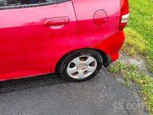 Sarkans Honda Jazz 2006 Jelgava, ar dzinēja tilpumu 1.40 L un nobraukumu 187 tūkst. km par 1500 €, foto 5 vietnē AUTOMOTO.COM.LV