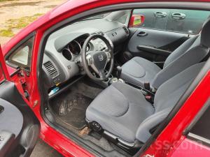 Sarkans Honda Jazz 2006 Jelgava, ar dzinēja tilpumu 1.40 L un nobraukumu 187 tūkst. km par 1500 €, foto 11 vietnē AUTOMOTO.COM.LV