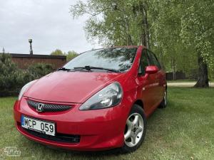 Red Honda Jazz 2007 in Siauliai, with an engine capacity of 1.20 L and mileage of 94 thousand km for 1900 €, photo  on AUTOMOTO.COM.LV